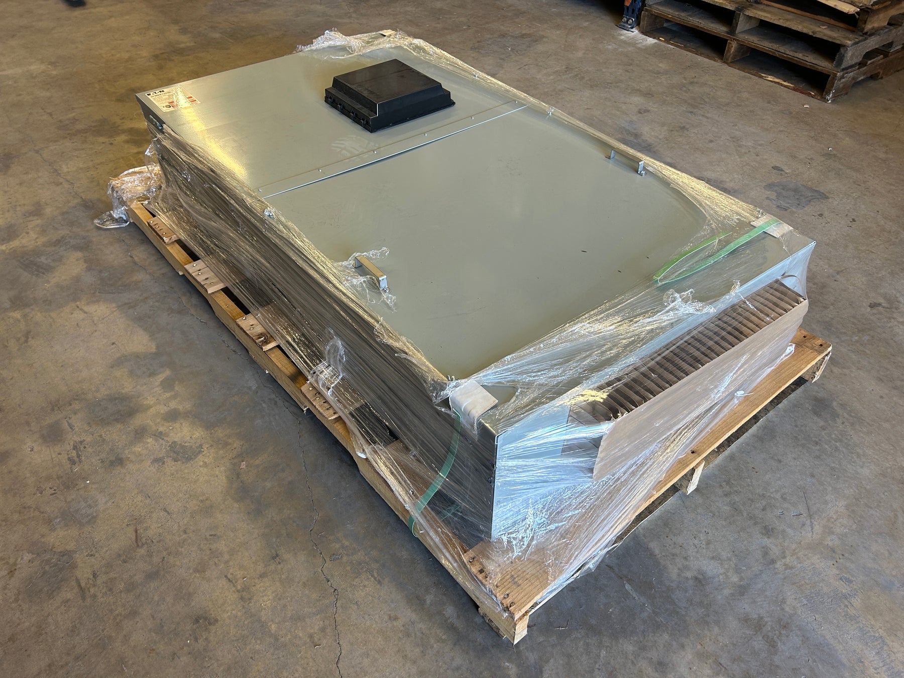 Eaton 3PMBE1200R 3PH 1200A EUSERC Main Disconnect w/ARMS Maintenance M