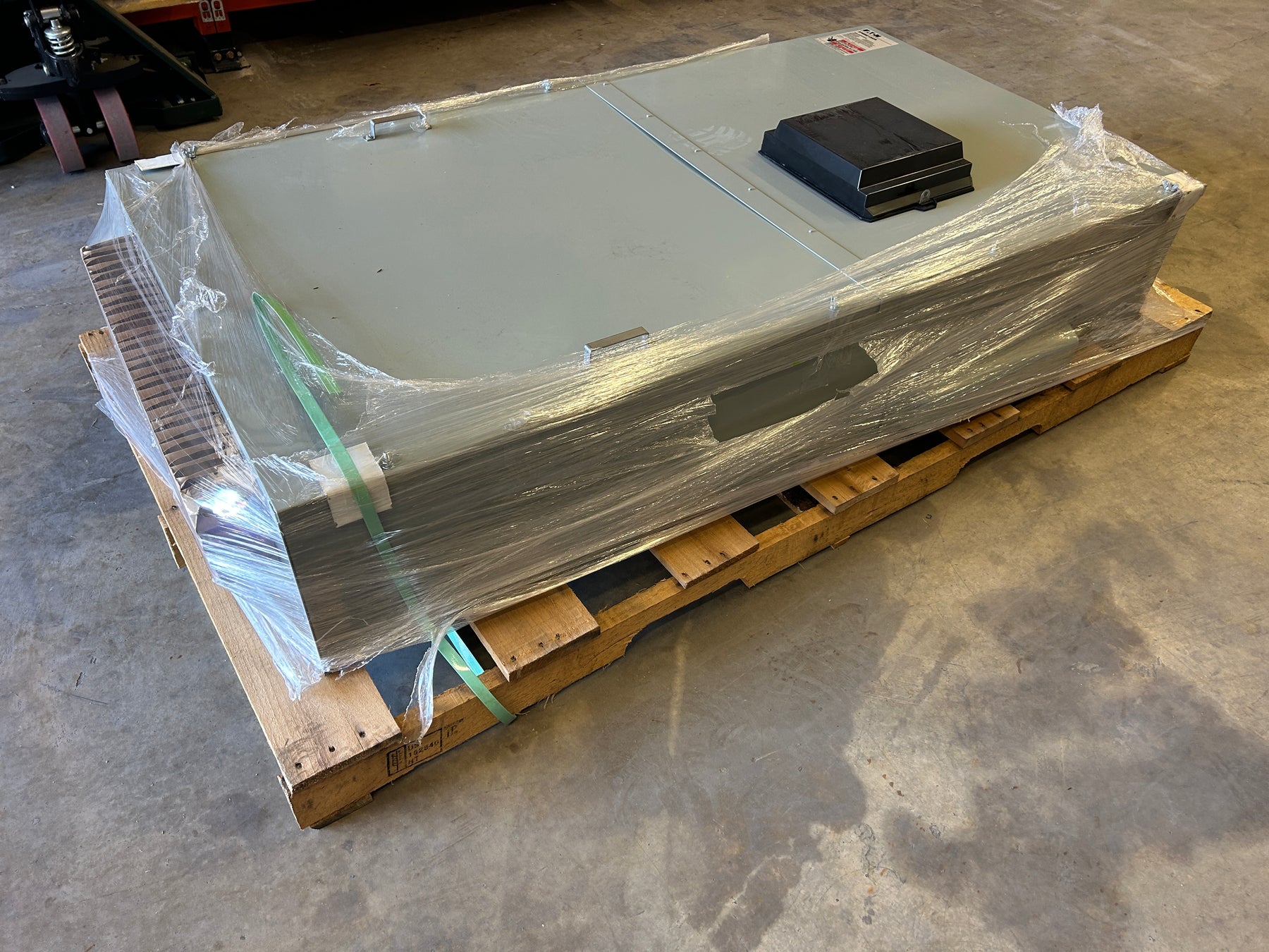 Eaton 3PMBE1200R 3PH 1200A EUSERC Main Disconnect w/ARMS Maintenance M