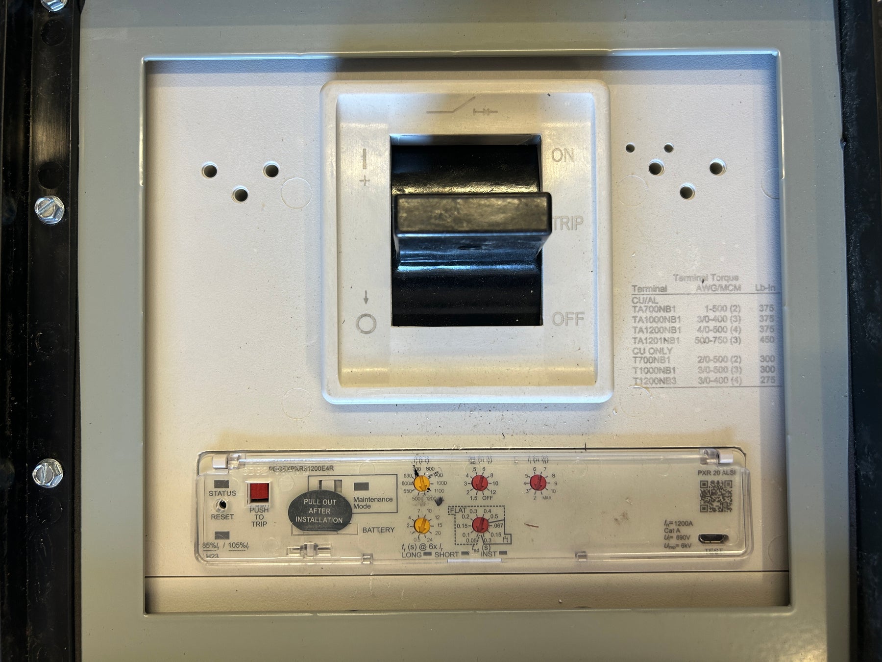 Eaton 3PMBE1200R 3PH 1200A EUSERC Main Disconnect w/ARMS Maintenance M