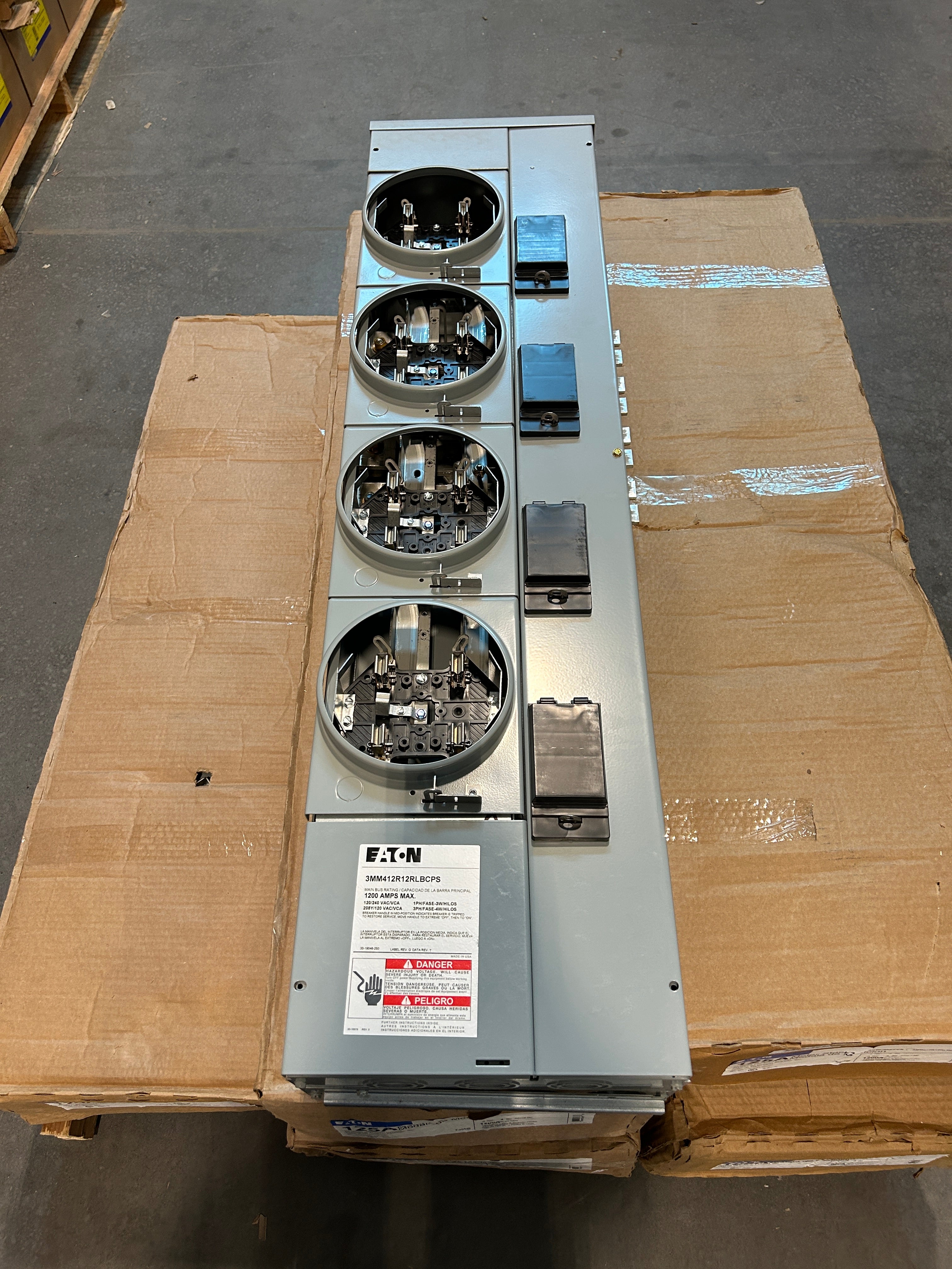 Eaton 3MM412R12RLBCPS (3MM412R12RLB) 3PH In / 1PH Out 4-Gang 1200A Cop